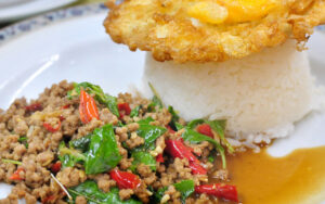 Pad Krapow opskrift - direkte fra Thailand | Gaths Rejseside